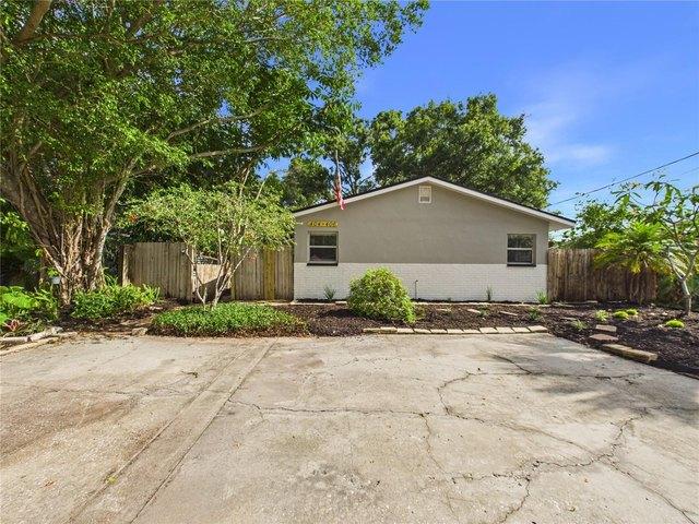 404 6th Ave NW, Largo, FL 33770
