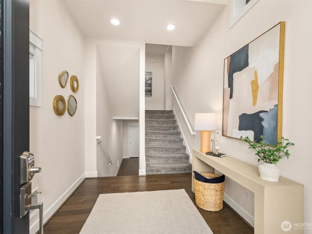 404 6th Ln NE, Issaquah, WA 98029 | MLS #2496