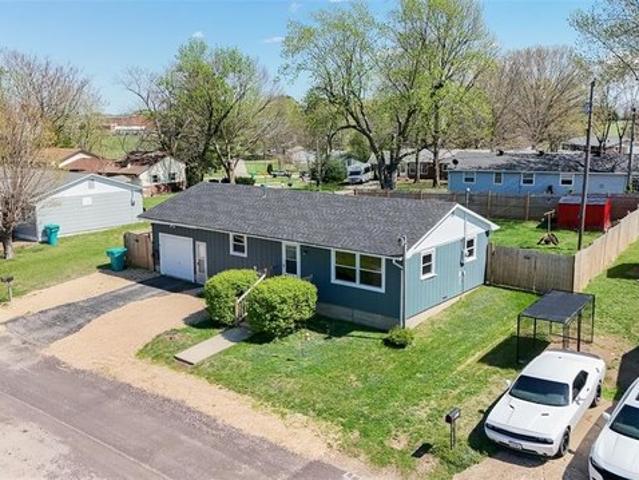 404 Colby St, Bourbon, MO 65441
