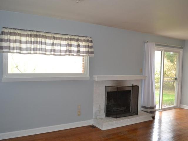 404 Confederate Cir, Lexington, VA 24450