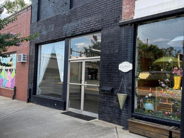 404 Calhoun Street