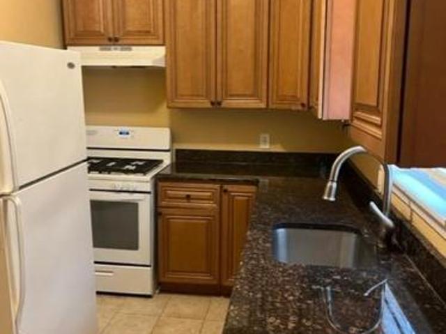 404 Chambers Ave, Camden, NJ 08103