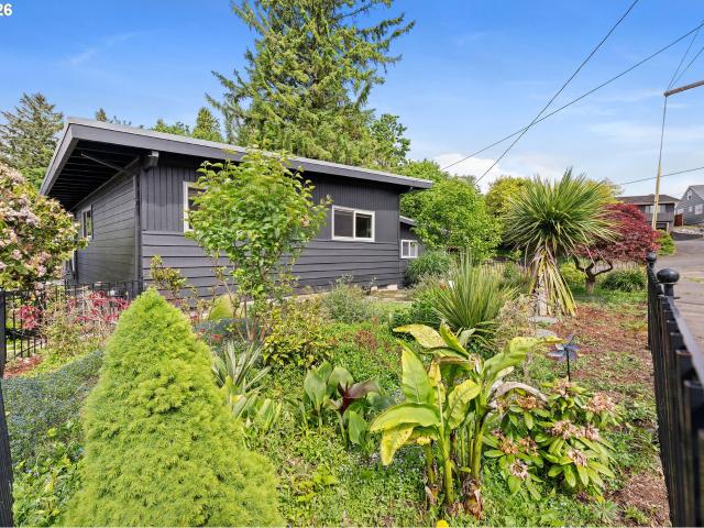 404 chinook ave