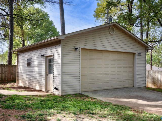 404 Cloverleaf Drive