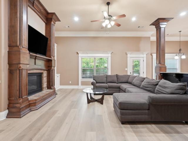 404 Creekside Cove