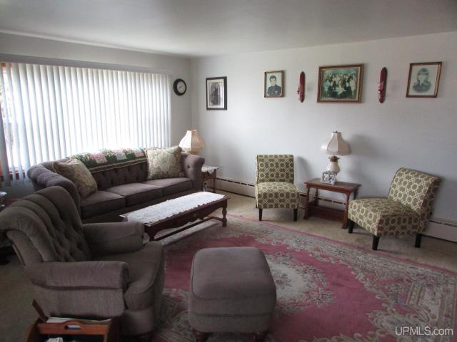 404 Bowling Avenue Village