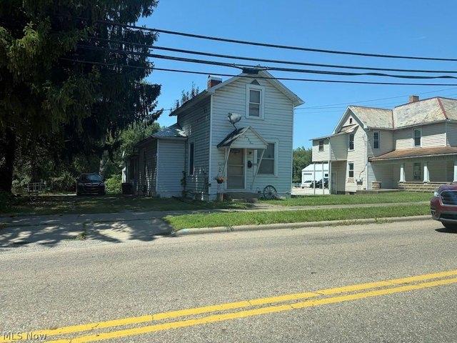 404 Beaver Ave NE, New Philadelphia, OH 44663