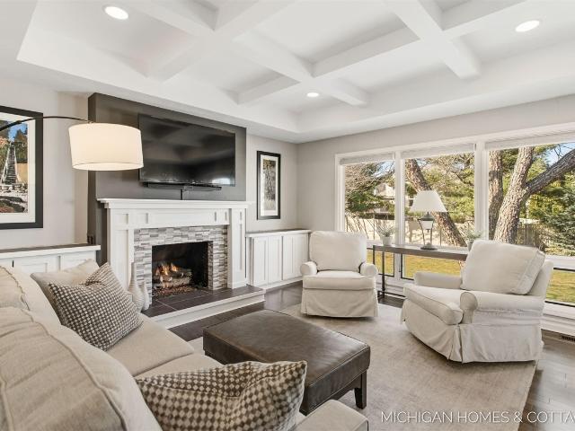 404 Goldcrest Drive