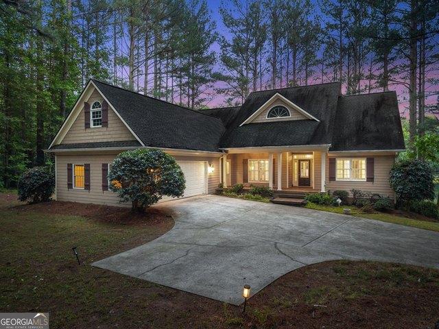 404 Golden Delicious Rd, Clarkesville, GA 30523