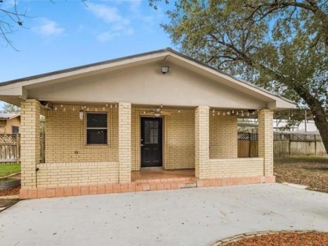 404 Glen Oaks