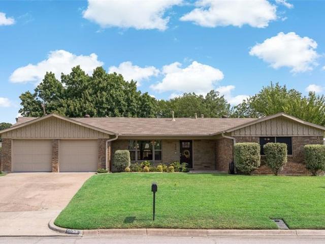 404 Glenwood Ter, Hurst, TX 76053