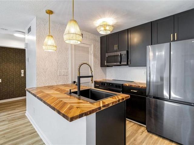 404 Granville Ct, Atlanta, GA 30328