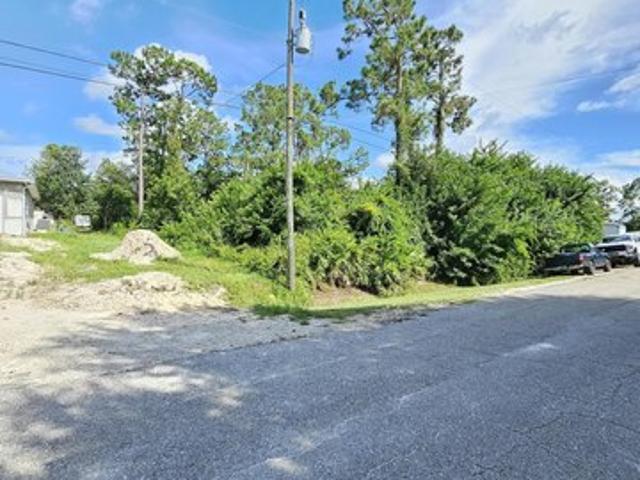 404 Greenwood Ave, Lehigh Acres, FL 33972