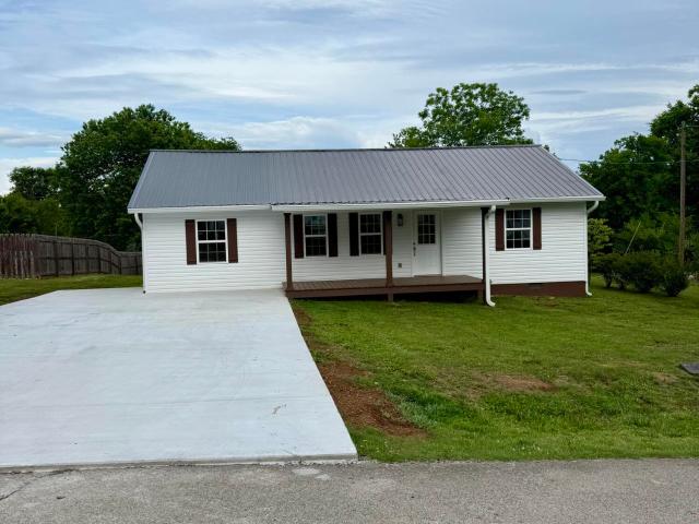 404 Greenwood Circle