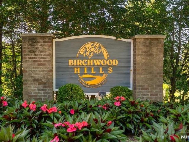 404 Green Mountain Rd, Mahwah, NJ 07430