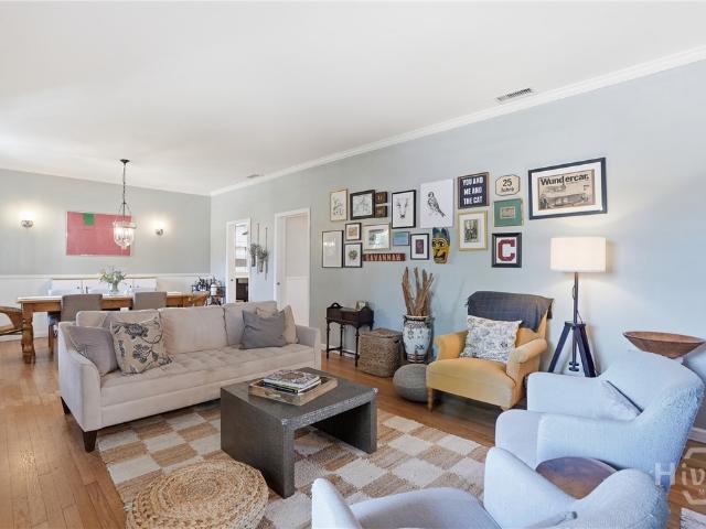 404 E 51st Street