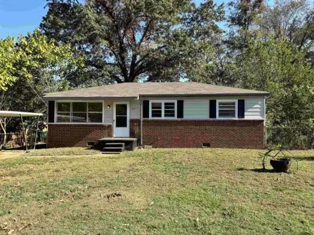 404 E 18TH ST, SHEFFIELD, AL 35660 Single Family Residence For.