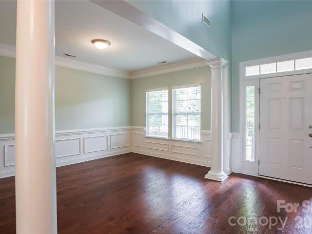 404 E Waterlynn Road