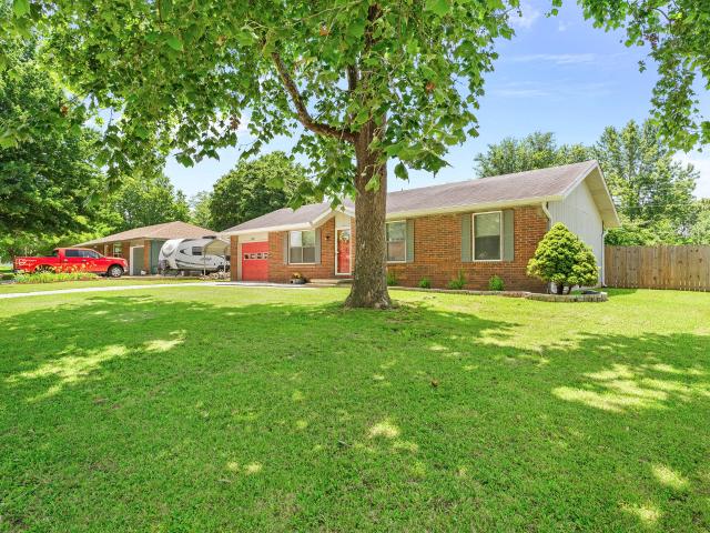 404 E Deanna Lane