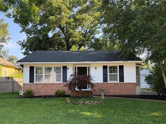 404 E Hale St, Spring Hill, KS 66083