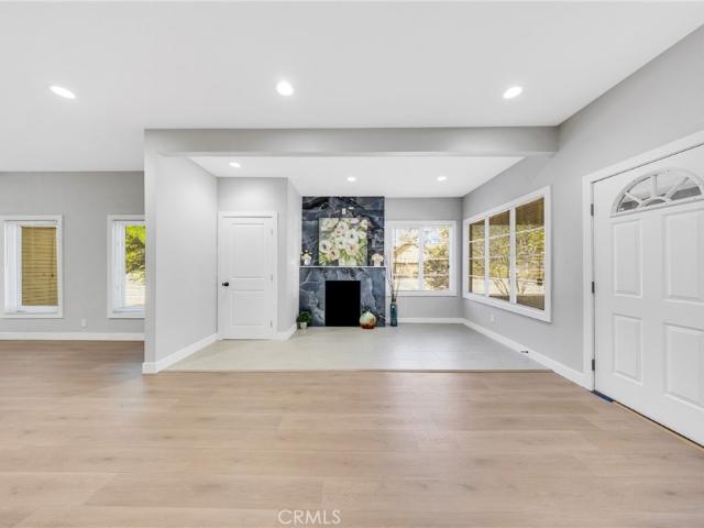 404 E Kingsley Avenue