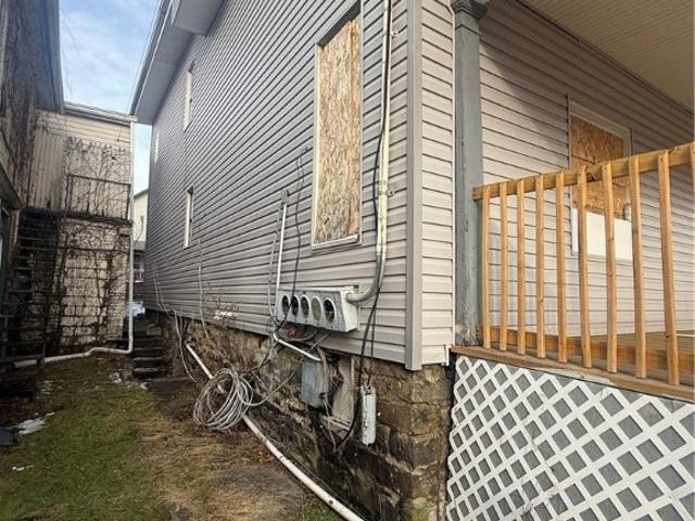 404 E Locust St
