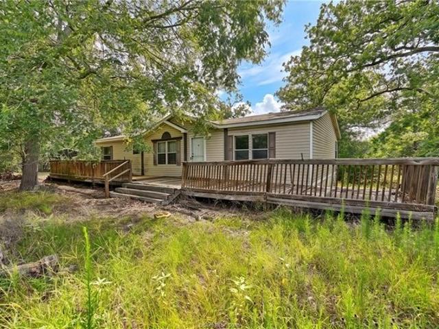 404 E Lois Lane, Somerville, TX 77879