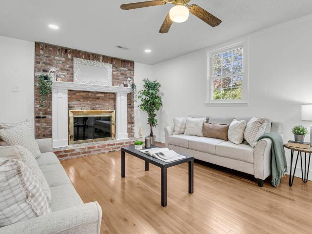 404 Forest Cir, Summerville, SC 29483 | MLS #26009