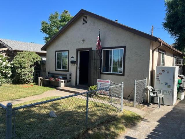 404 Flora St, Lodi, CA 95240
