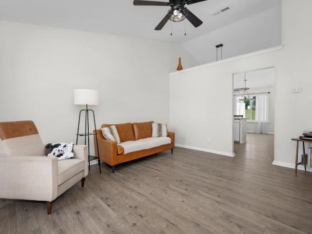 404 Keswick Ct