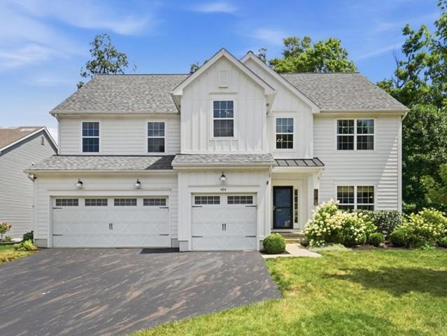 404 Hawking Dr, Galena, OH 43021