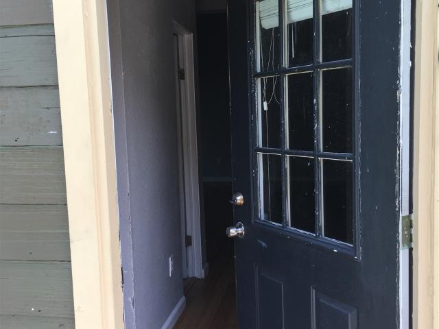 404 Hawthorne Street 1