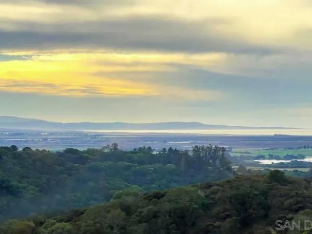 404 Hidden Valley Rd, Watsonville, CA 95076 | MLS #220017