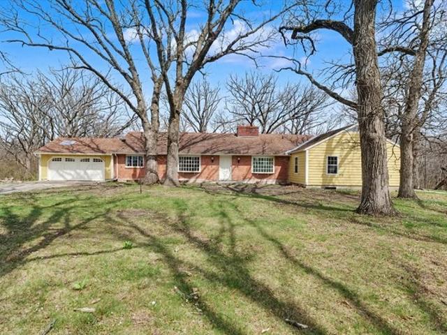 404 Oak Dr, Roberts, IL 60962