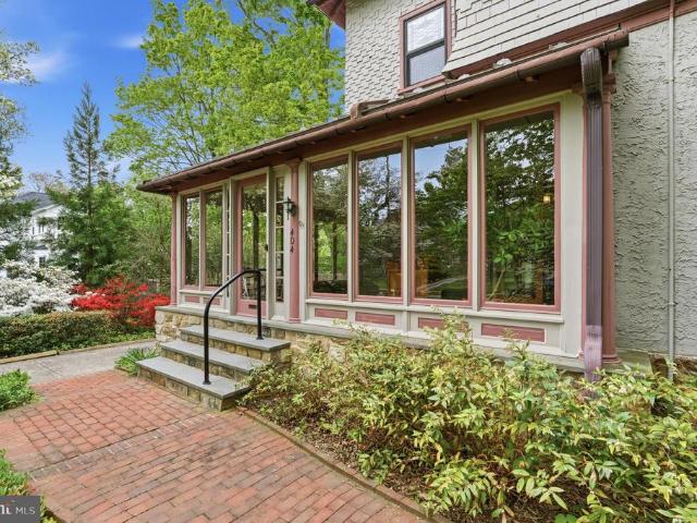 404 Oak Lane