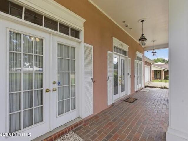 404 Oakbrook Circle