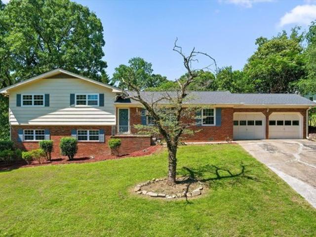 404 Lark Ln, Chattanooga, TN 37415