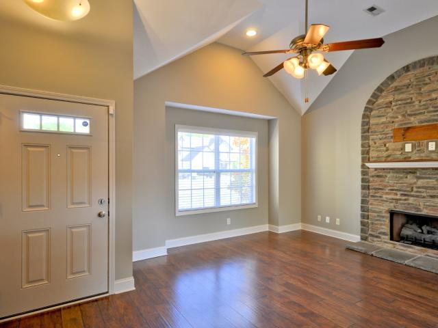 404 leslie wood dr