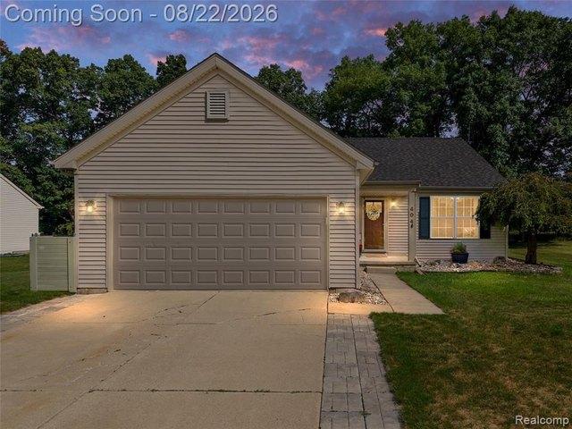 404 Lydia Ln, Linden, MI 48451