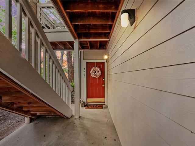 404 Mcgill Place NE