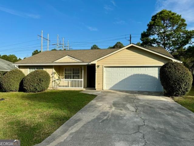 404 McQueen Cir, Saint Marys, GA 31558