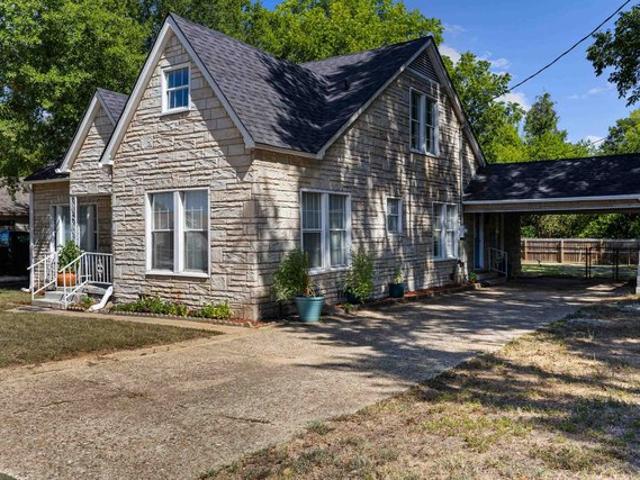404 Melba Ave, Gladewater, TX 75647