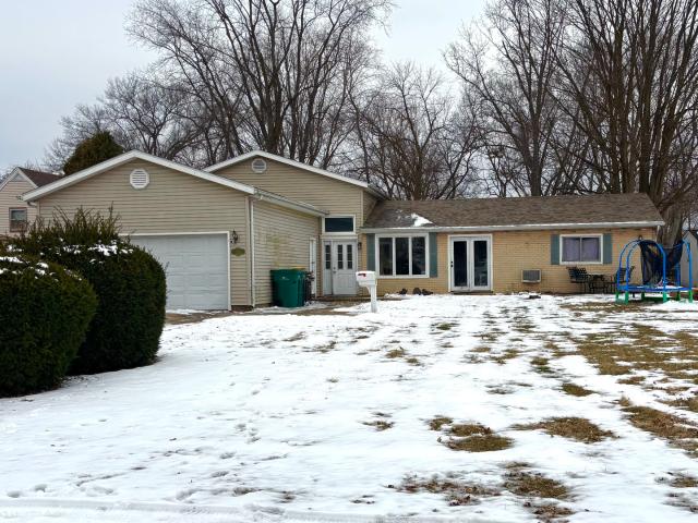 404 Michael St, Streator, IL 61364 | Compass