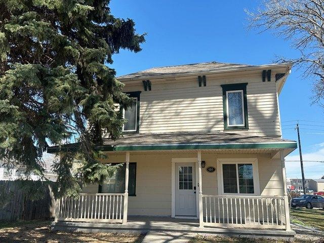404 N 11th Ave, Broken Bow, NE 68822
