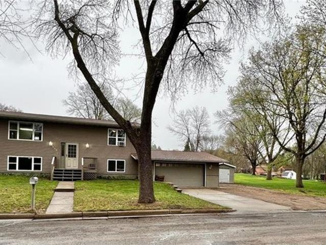404 N 11th St, Montevideo, MN 56265