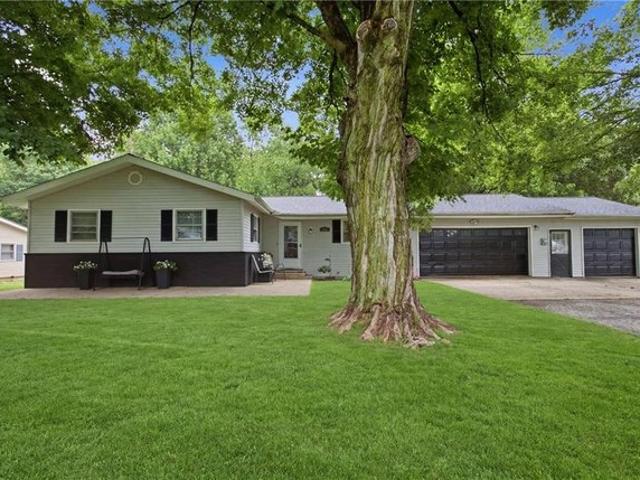 404 N Clark St, Greenup, IL 62428