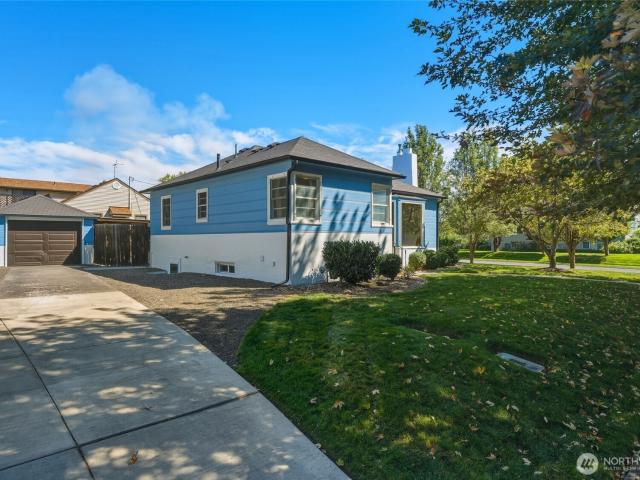 404 N Division Street