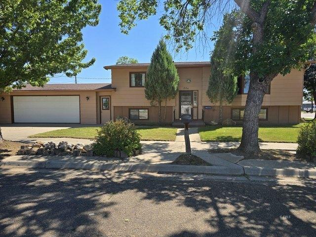 404 N Earling Ave, Miles City, MT 59301