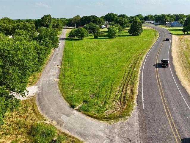 404 N Main St, Bailey, TX 75452 | MLS #21179 | Compass