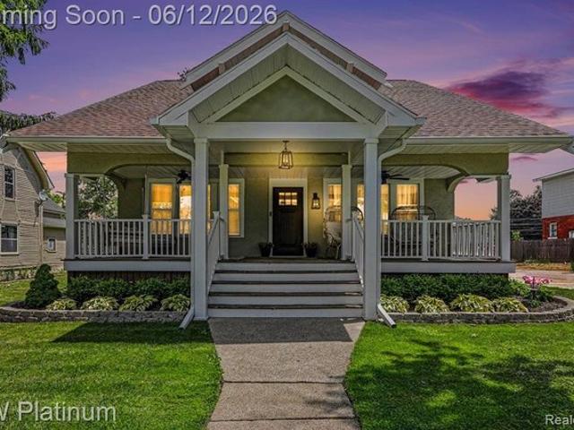 404 N Main St, Capac Vlg, MI 48014